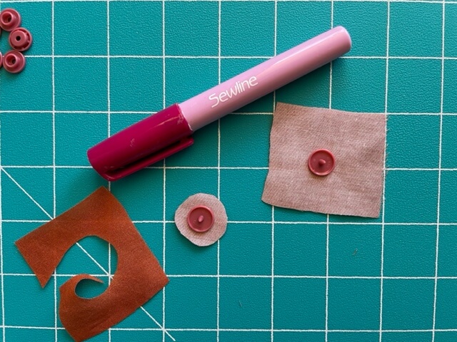 Tutorial: How to Make Fabric Covered Snaps | Vintage Little Lady